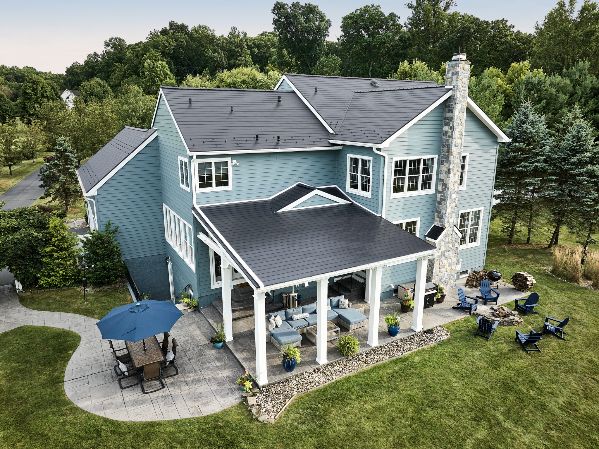 Stylish Black Roof Ideas For Your Home | Summit Roofing