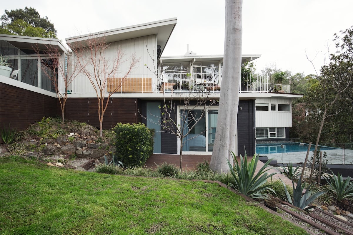 Butterfly Roof: Bold Modern Style To Maximize Light (Guide)